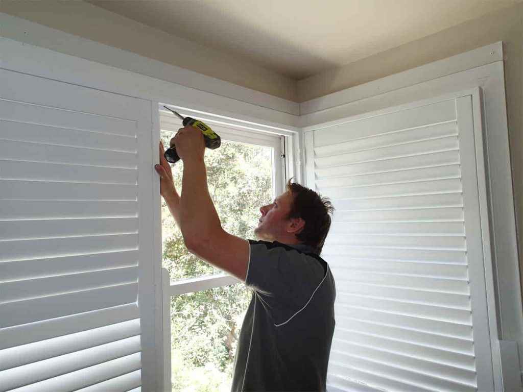 Get #1 Best Roller Blinds Fixing And Repair Services in UAE